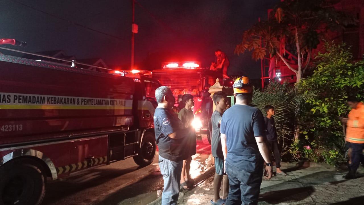 Rumah Kos di Jalan Kancil III Palu Ludes Terbakar, Kerugian Ditaksir Ratusan Juta Rupiah ...