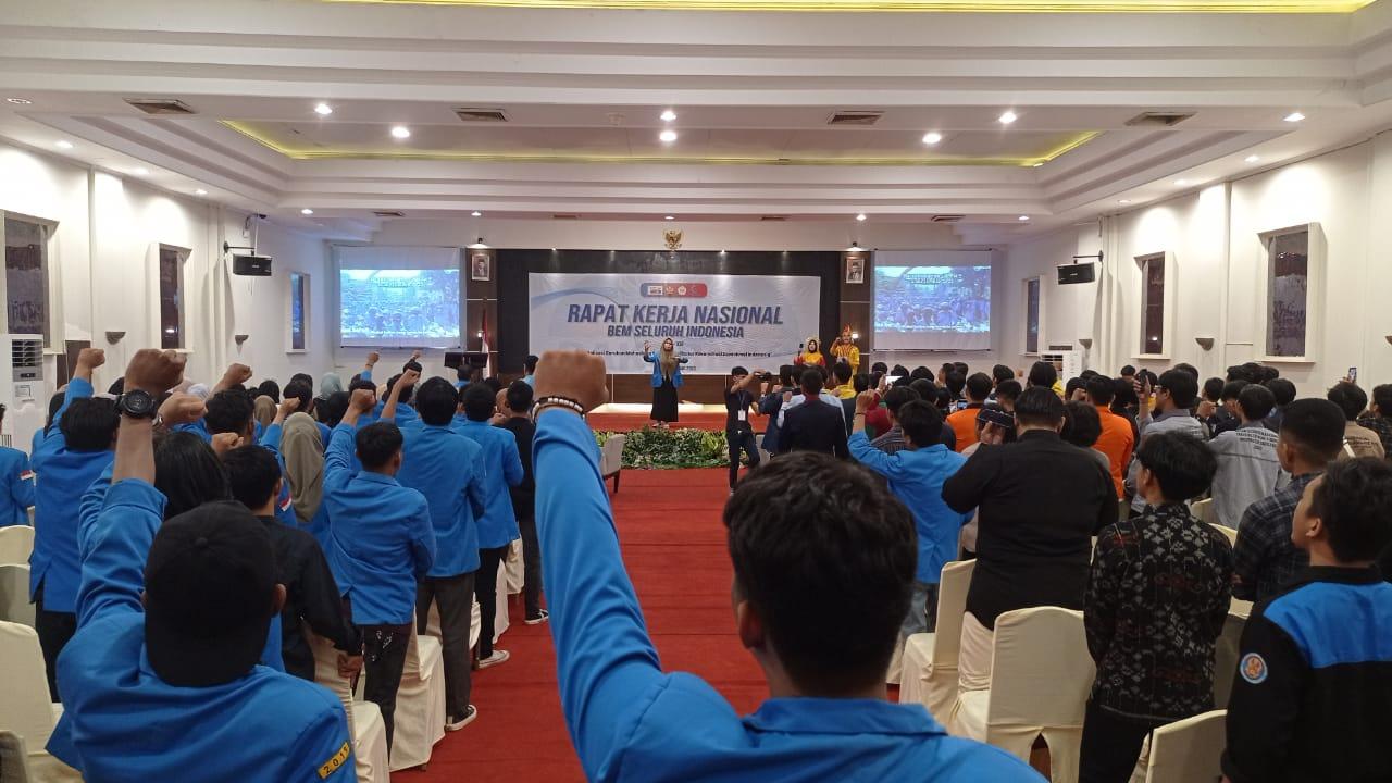 BEM Seluruh Indonesia Berkumpul, Mars Mahasiswa Berkumandang di Palu ...