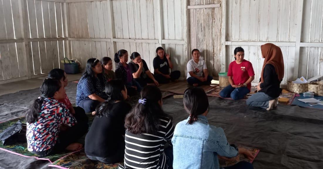 Komunitas Perempuan Lore Tengah Bahas Pengelolaan SDA Lewat Metode FPAR - Harian Sulteng